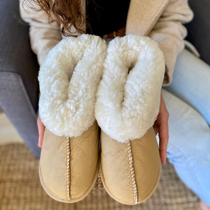 100% Sheepskin Wool Pantoffels – Karoo Farm Box
