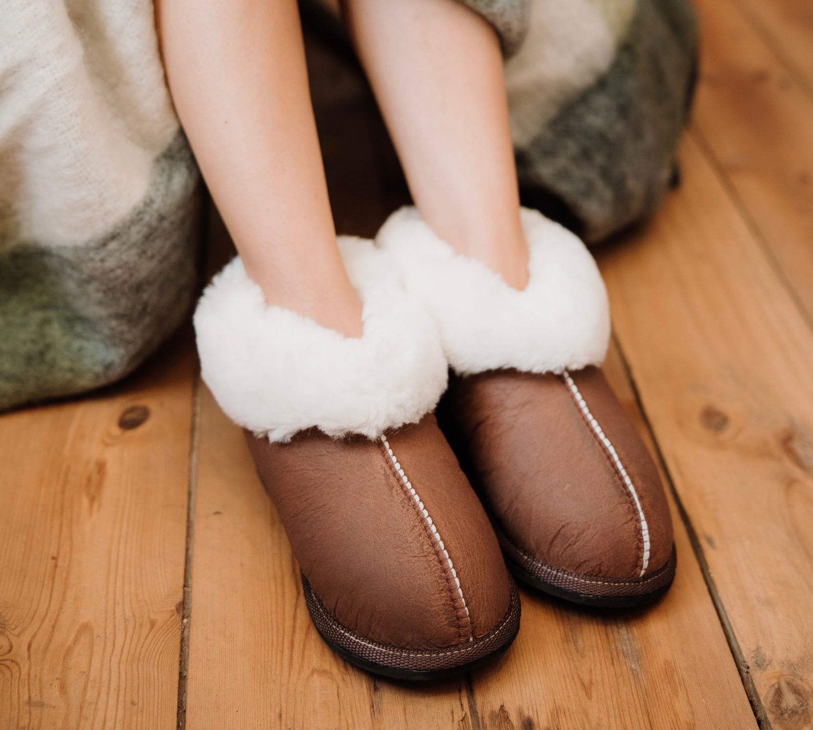100% Sheepskin Wool Pantoffels – Karoo Farm Box